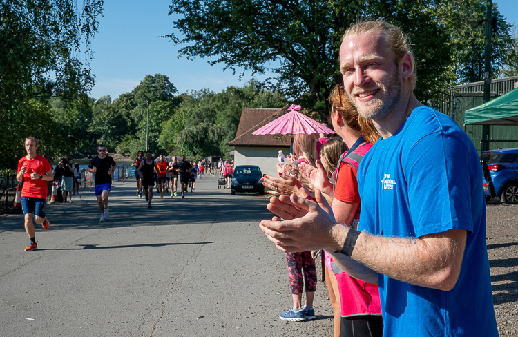 A Hi from Hoy for Heaton! | Heaton parkrun