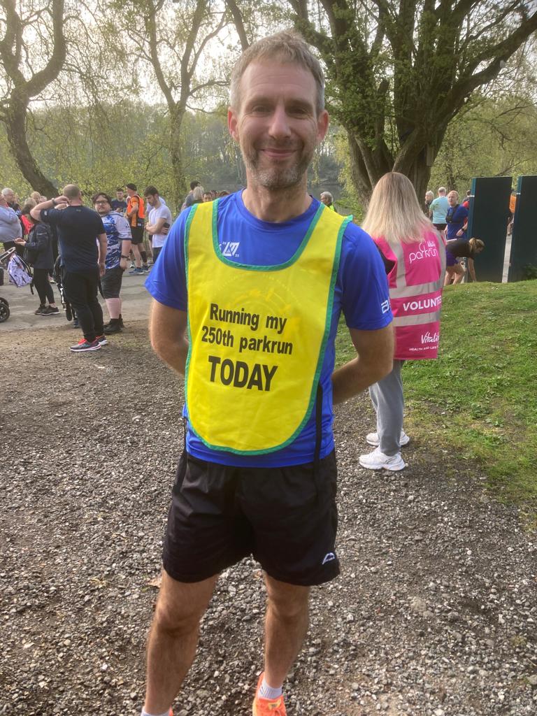 Weather warms up for Knight double | Heaton parkrun