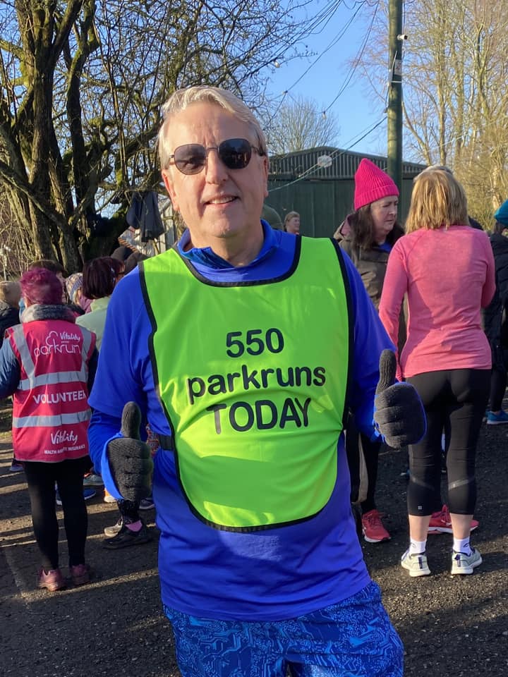 Heaton braves the ice and breaks the 300,000 barrier | Heaton parkrun