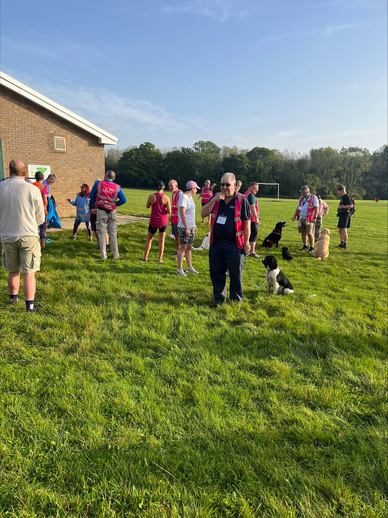 Running in the autuminal sunshine | East Grinstead parkrun