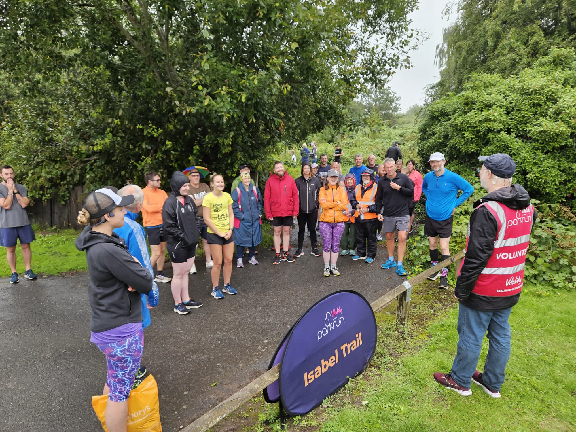 Many thanks to Claire for her lovely report on her 200th parkrun ...