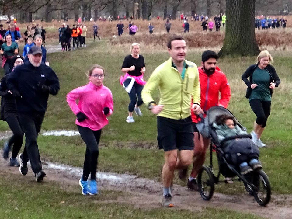 Event Report No 965 – New Year’s Day 2024 | Bushy parkrun