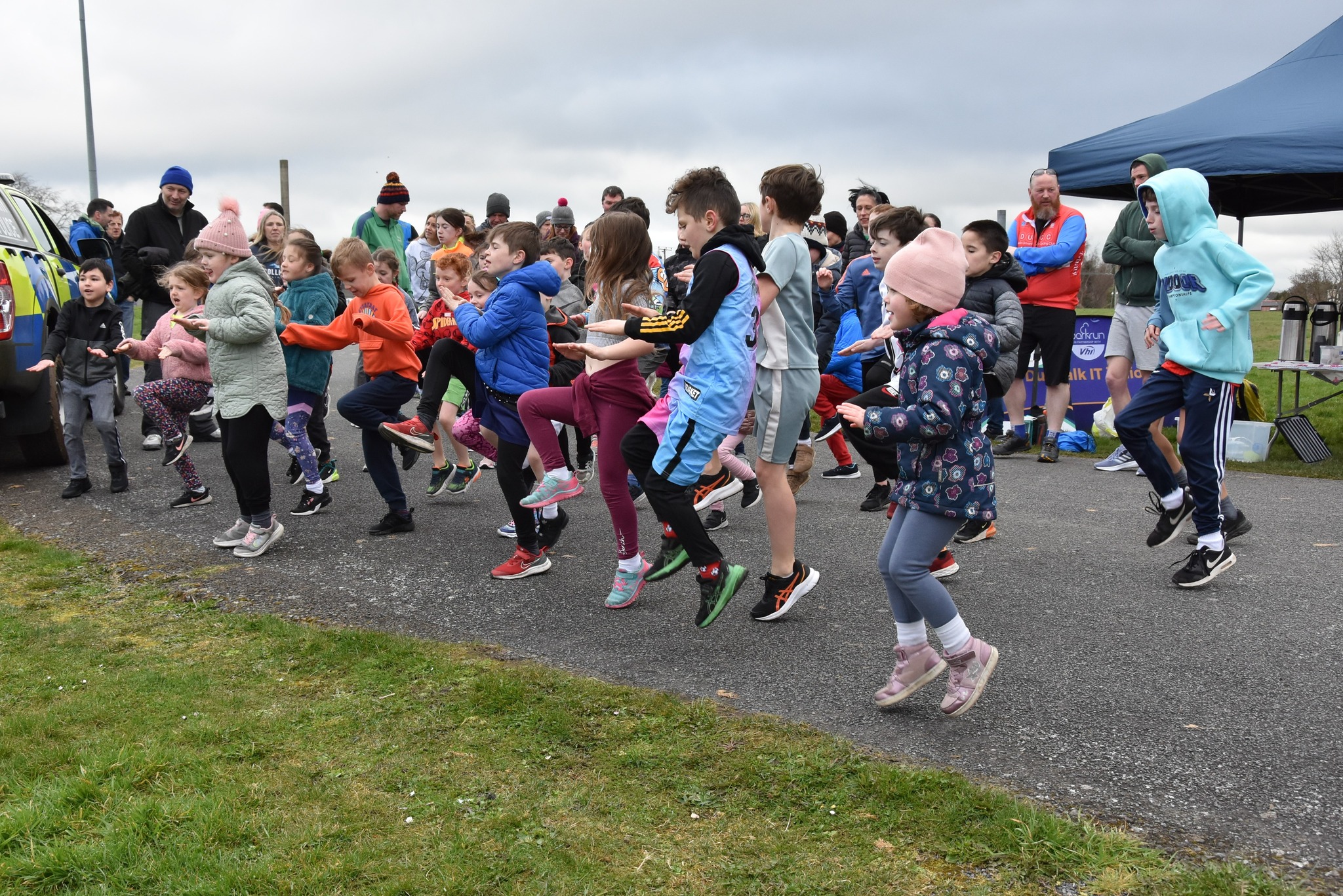Irish Defence Forces come to junior parkrun. | Dundalk IT junior parkrun